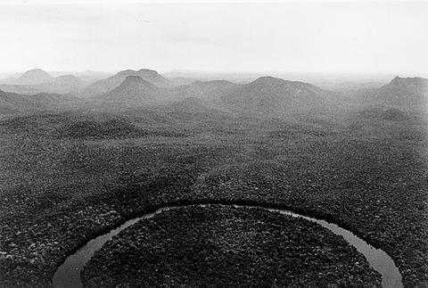 Valdir Cruz | Enciclopédia Itaú Cultural